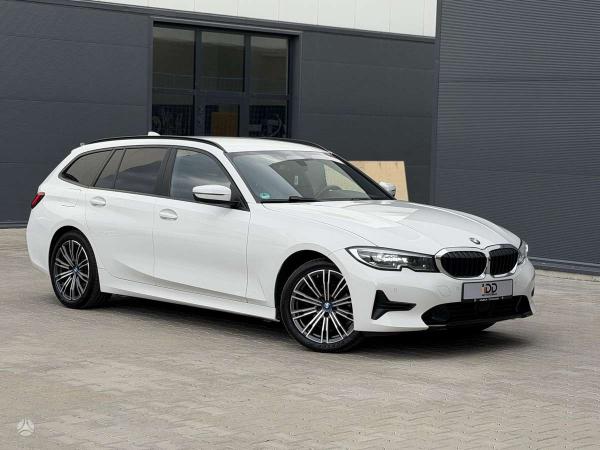 White BMW 320 2019 in Kaunas, with an engine capacity of 2.00 L and mileage of 221 thousand km for 17990 €, photo 1 on AUTOMOTO.COM.LV