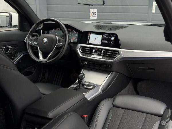 White BMW 320 2019 in Kaunas, with an engine capacity of 2.00 L and mileage of 221 thousand km for 17990 €, photo 2 on AUTOMOTO.COM.LV