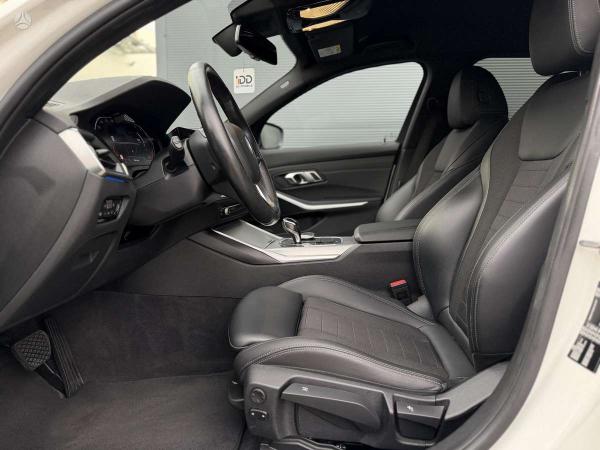 White BMW 320 2019 in Kaunas, with an engine capacity of 2.00 L and mileage of 221 thousand km for 17990 €, photo 10 on AUTOMOTO.COM.LV