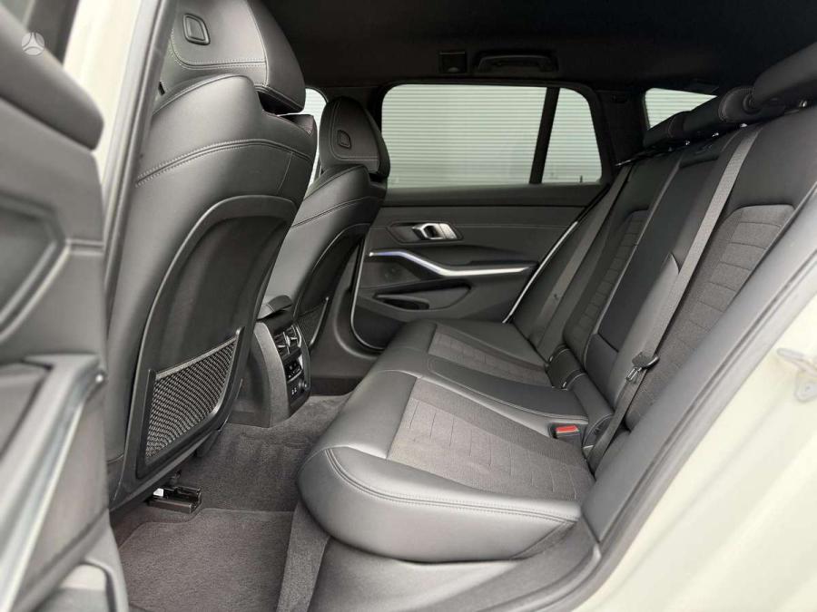 White BMW 320 2019 in Kaunas, with an engine capacity of 2.00 L and mileage of 221 thousand km for 17990 €, photo 13 on AUTOMOTO.COM.LV