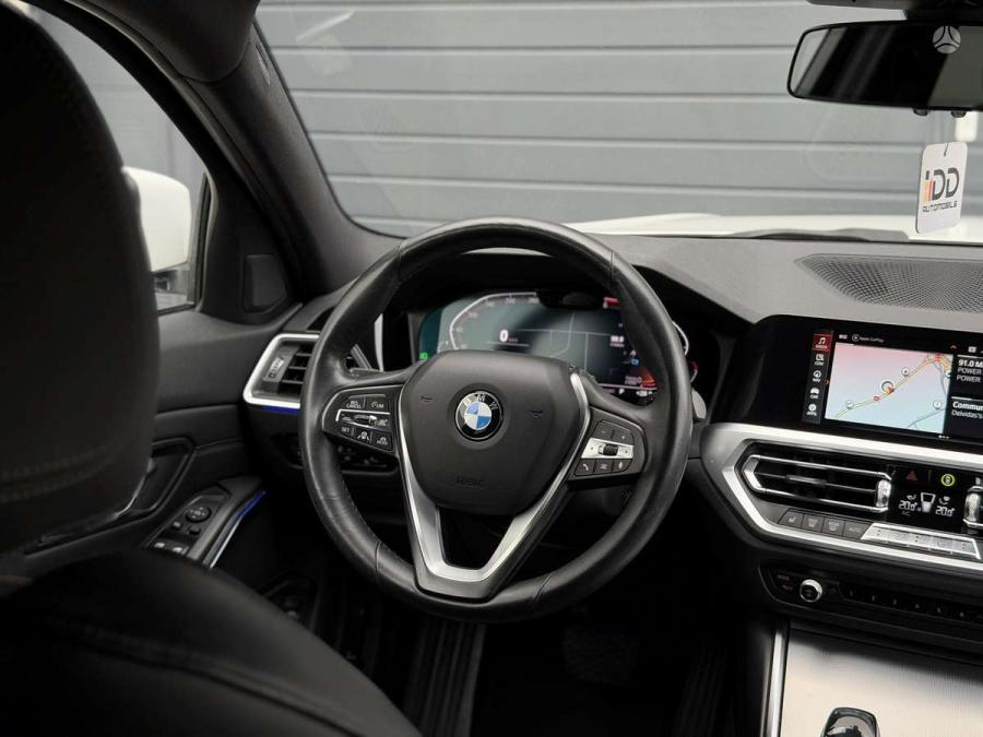 White BMW 320 2019 in Kaunas, with an engine capacity of 2.00 L and mileage of 221 thousand km for 17990 €, photo 21 on AUTOMOTO.COM.LV
