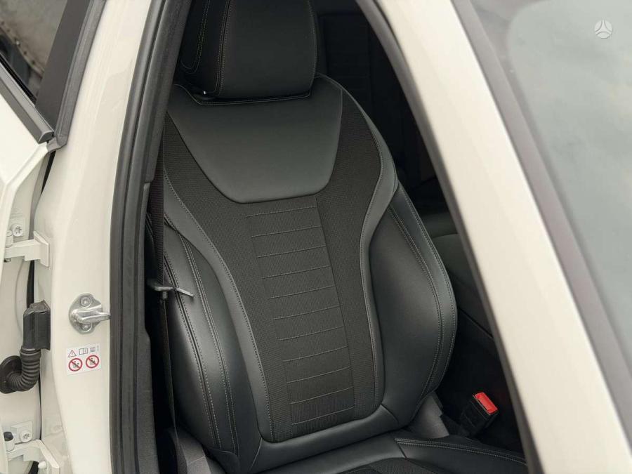 White BMW 320 2019 in Kaunas, with an engine capacity of 2.00 L and mileage of 221 thousand km for 17990 €, photo 37 on AUTOMOTO.COM.LV