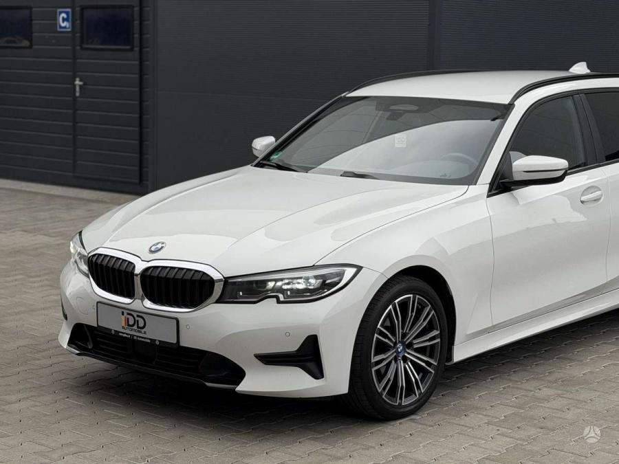 White BMW 320 2019 in Kaunas, with an engine capacity of 2.00 L and mileage of 221 thousand km for 17990 €, photo 49 on AUTOMOTO.COM.LV