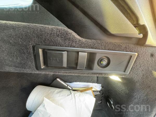 White BMW 320 2019 in Riga, with an engine capacity of 2.00 L and mileage of 172 thousand km for 20600 €, photo 10 on AUTOMOTO.COM.LV