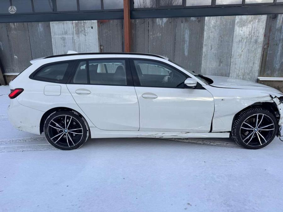 Balts BMW 320 2020 Alīta, ar dzinēja tilpumu 2.00 L un nobraukumu 126 tūkst. km par 11000 €, foto 3 vietnē AUTOMOTO.COM.LV