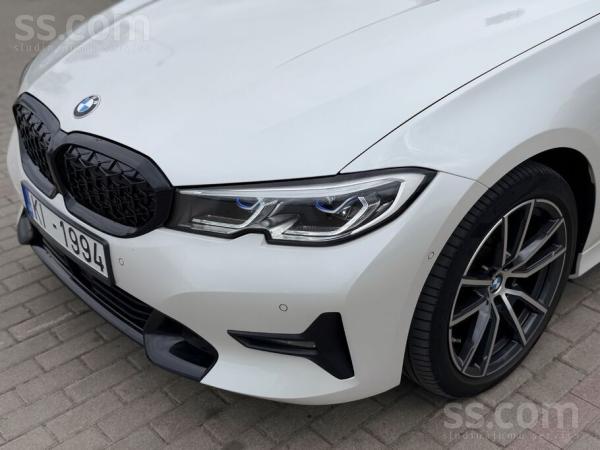 White BMW 320 2020 in Riga, with an engine capacity of 2.00 L and mileage of 229 thousand km for 18900 €, photo 6 on AUTOMOTO.COM.LV