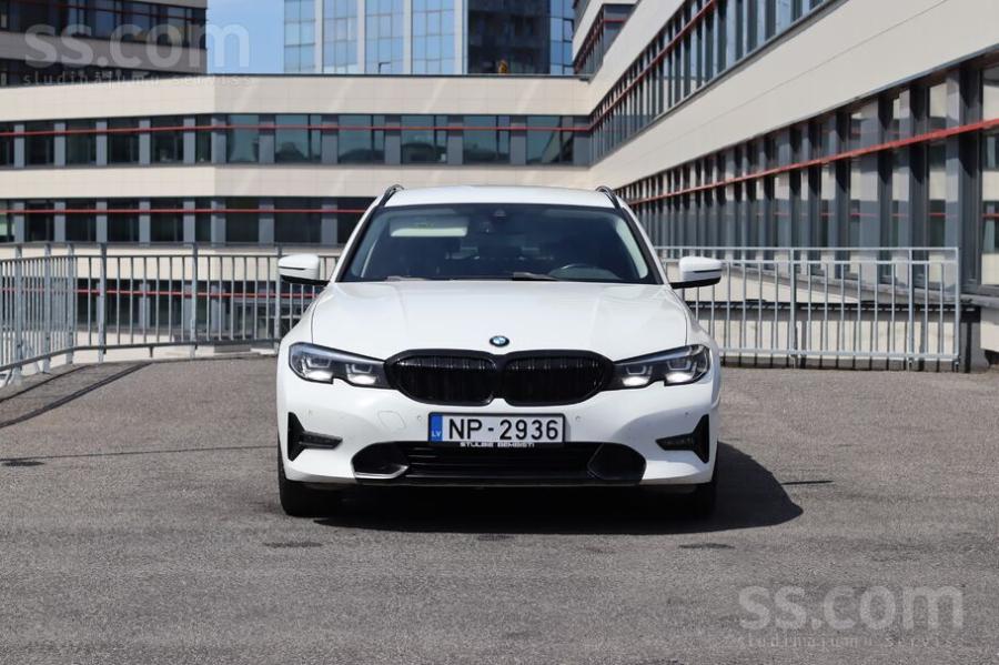 White BMW 320 2020 in Riga, with an engine capacity of 2.00 L and mileage of 184 thousand km for 17480 €, photo 3 on AUTOMOTO.COM.LV