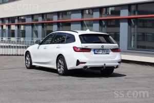 White BMW 320 2020 in Riga, with an engine capacity of 2.00 L and mileage of 184 thousand km for 17480 €, photo 5 on AUTOMOTO.COM.LV