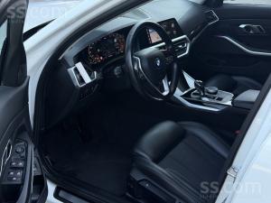 White BMW 320 2020 in Riga, with an engine capacity of 2.00 L and mileage of 184 thousand km for 17480 €, photo 8 on AUTOMOTO.COM.LV