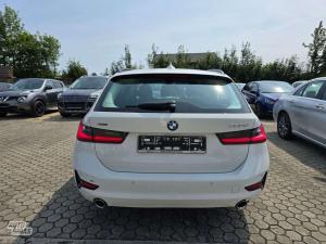 White BMW 320 2021 in Kaunas, with an engine capacity of 2.00 L and mileage of 99 thousand km for 25995 €, photo 4 on AUTOMOTO.COM.LV
