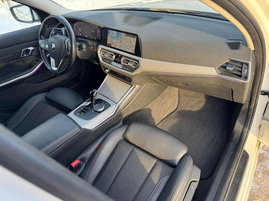 Balts BMW 320 2021 Vievis, ar dzinēja tilpumu 2.00 L un nobraukumu 160 tūkst. km par 12900 €, foto 1 vietnē AUTOMOTO.COM.LV