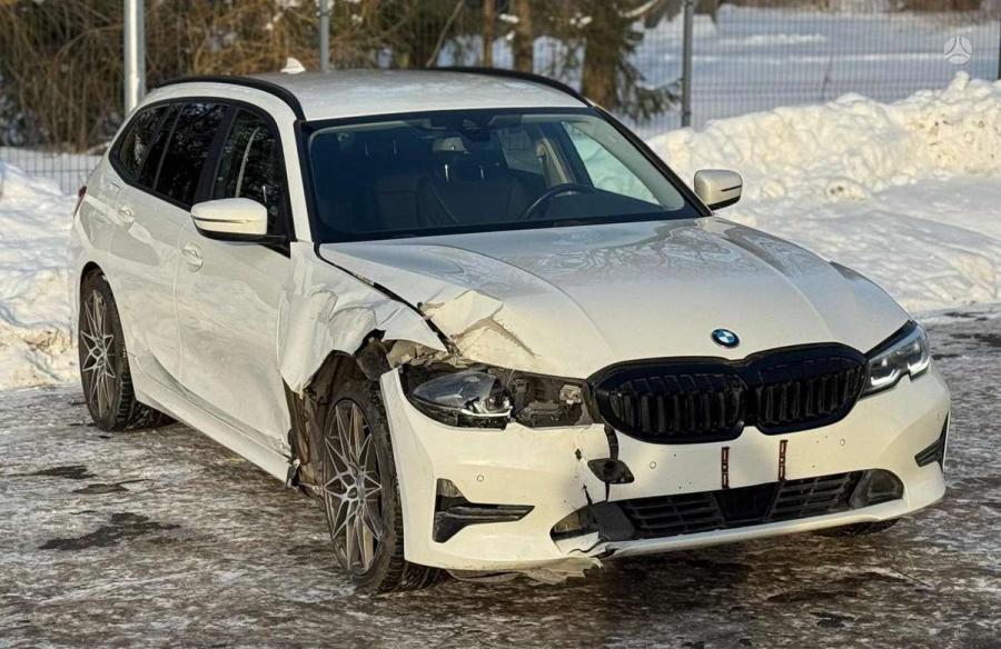 Balts BMW 320 2021 Vievis, ar dzinēja tilpumu 2.00 L un nobraukumu 160 tūkst. km par 12900 €, foto 7 vietnē AUTOMOTO.COM.LV