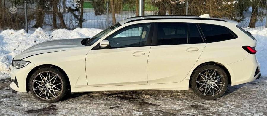 Balts BMW 320 2021 Vievis, ar dzinēja tilpumu 2.00 L un nobraukumu 160 tūkst. km par 12900 €, foto 8 vietnē AUTOMOTO.COM.LV