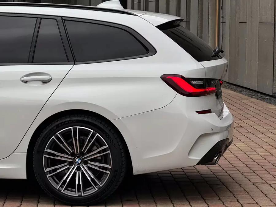 White BMW 320 2021 in Riga, with an engine capacity of 2.00 L and mileage of 170 thousand km for 21200 €, photo 23 on AUTOMOTO.COM.LV