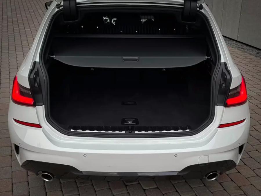 White BMW 320 2021 in Riga, with an engine capacity of 2.00 L and mileage of 170 thousand km for 21200 €, photo 31 on AUTOMOTO.COM.LV