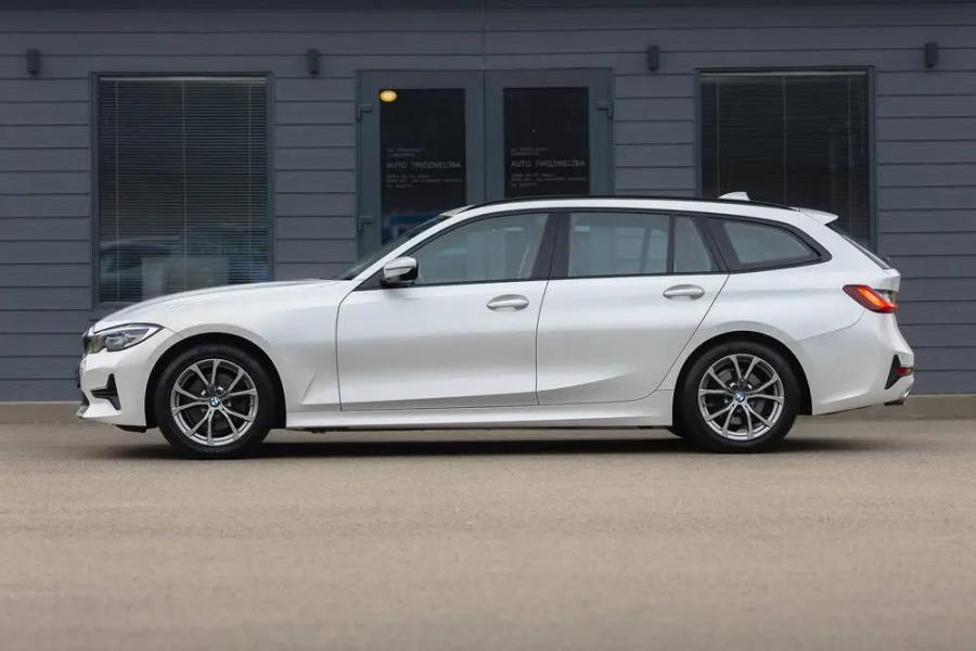 White BMW 320 2021 in Jelgava, with an engine capacity of 2.00 L and mileage of 230 thousand km for 17900 €, photo 7 on AUTOMOTO.COM.LV