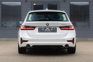 White BMW 320 2021 in Jelgava, with an engine capacity of 2.00 L and mileage of 230 thousand km for 17900 €, photo 8 on AUTOMOTO.COM.LV