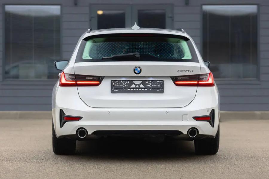 White BMW 320 2021 in Jelgava, with an engine capacity of 2.00 L and mileage of 230 thousand km for 17900 €, photo 8 on AUTOMOTO.COM.LV
