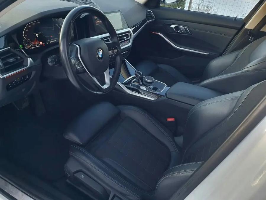 White BMW 320 2021 in Jelgava, with an engine capacity of 2.00 L and mileage of 228 thousand km for 17000 €, photo 10 on AUTOMOTO.COM.LV