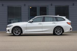 White BMW 320 2021 in Riga, with an engine capacity of 2.00 L and mileage of 230 thousand km for 18950 €, photo 7 on AUTOMOTO.COM.LV