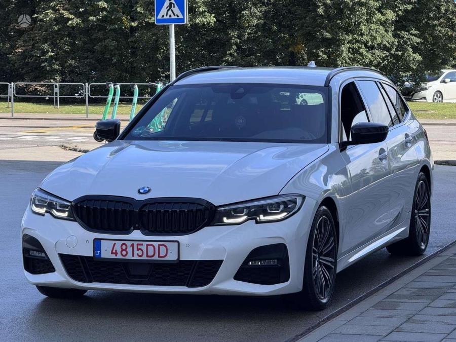 White BMW 320 2021 in Vilnius, with an engine capacity of 2.00 L and mileage of 239 thousand km for 20700 €, photo 3 on AUTOMOTO.COM.LV