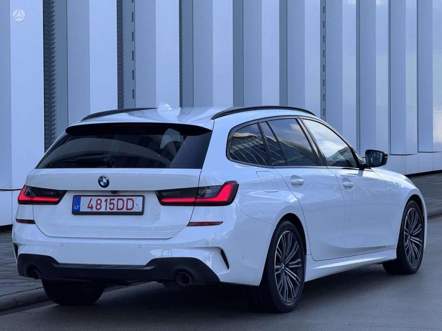 White BMW 320 2021 in Vilnius, with an engine capacity of 2.00 L and mileage of 239 thousand km for 20700 €, photo 6 on AUTOMOTO.COM.LV