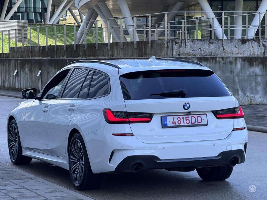 White BMW 320 2021 in Vilnius, with an engine capacity of 2.00 L and mileage of 239 thousand km for 20700 €, photo 8 on AUTOMOTO.COM.LV