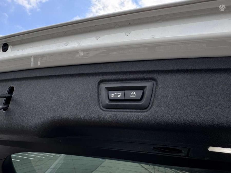 Balts BMW 320 2021 Viļņa, ar dzinēja tilpumu 2.00 L un nobraukumu 240 tūkst. km par 22500 €, foto 33 vietnē AUTOMOTO.COM.LV