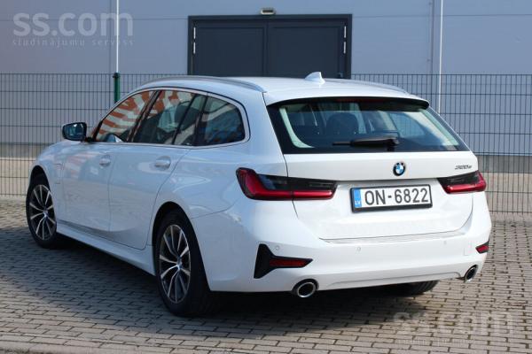White BMW 320 2021 in Liepaja, with an engine capacity of 2.00 L and mileage of 176 thousand km for 19900 €, photo 3 on AUTOMOTO.COM.LV