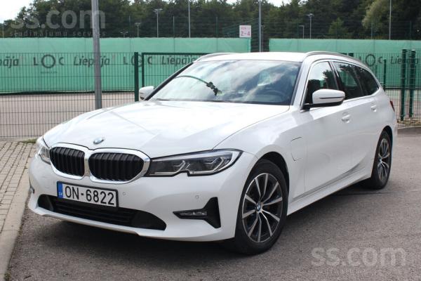 White BMW 320 2021 in Liepaja, with an engine capacity of 2.00 L and mileage of 176 thousand km for 19900 €, photo 6 on AUTOMOTO.COM.LV