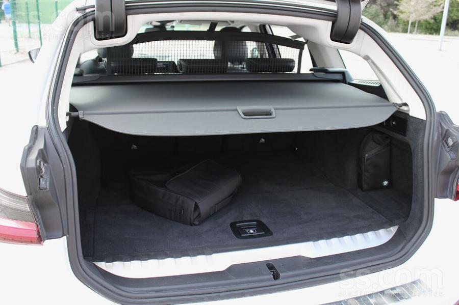 Balts BMW 320 2021 Liepāja, ar dzinēja tilpumu 2.00 L un nobraukumu 176 tūkst. km par 19900 €, foto 26 vietnē AUTOMOTO.COM.LV