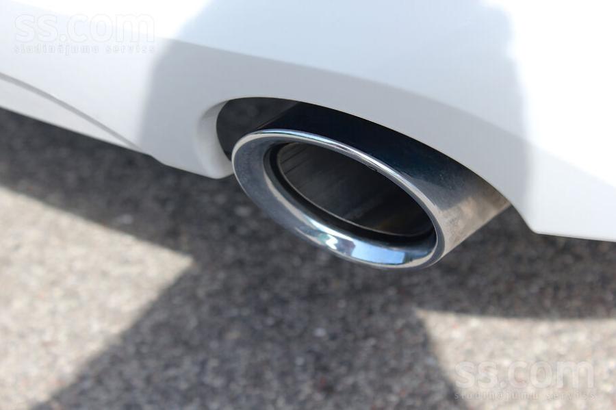 Balts BMW 320 2021 Liepāja, ar dzinēja tilpumu 2.00 L un nobraukumu 176 tūkst. km par 19900 €, foto 30 vietnē AUTOMOTO.COM.LV