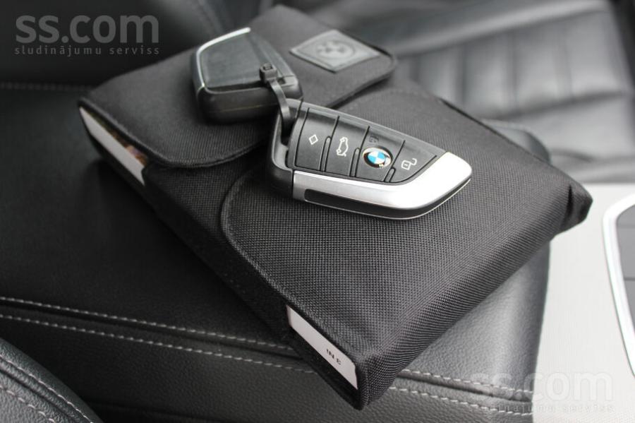 Balts BMW 320 2021 Liepāja, ar dzinēja tilpumu 2.00 L un nobraukumu 176 tūkst. km par 19900 €, foto 32 vietnē AUTOMOTO.COM.LV