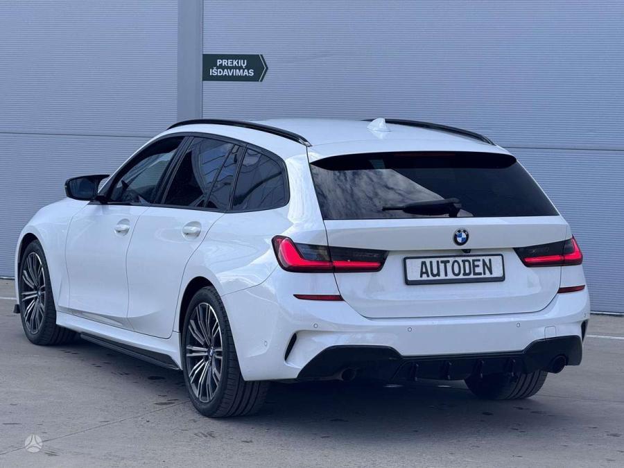 White BMW 320 2021 in Vilnius, with an engine capacity of 2.00 L and mileage of 240 thousand km for 19900 €, photo 5 on AUTOMOTO.COM.LV