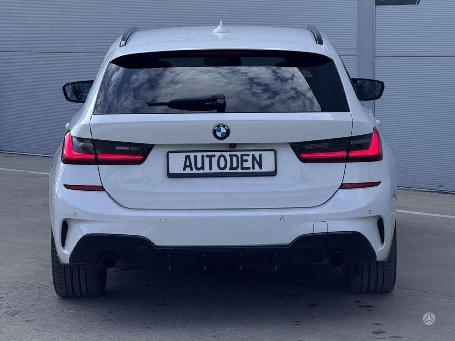 White BMW 320 2021 in Vilnius, with an engine capacity of 2.00 L and mileage of 240 thousand km for 19900 €, photo 6 on AUTOMOTO.COM.LV