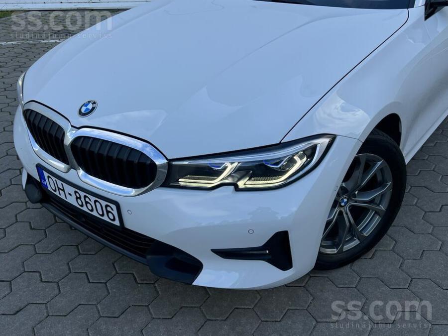White BMW 320 2021 in Riga, with an engine capacity of 2.00 L and mileage of 193 thousand km for 19000 €, photo 1 on AUTOMOTO.COM.LV