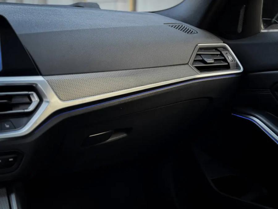 Balts BMW 320 2022 Rīga, ar dzinēja tilpumu 2.00 L un nobraukumu 185 tūkst. km par 24900 €, foto 16 vietnē AUTOMOTO.COM.LV