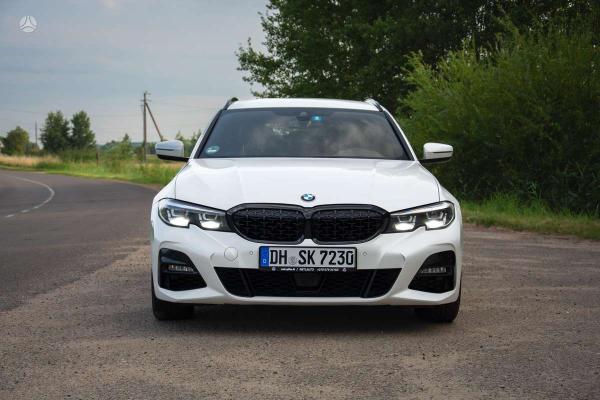 White BMW 320 2022 in Elektrenai, with an engine capacity of 2.00 L and mileage of 194 thousand km for 20450 €, photo 2 on AUTOMOTO.COM.LV