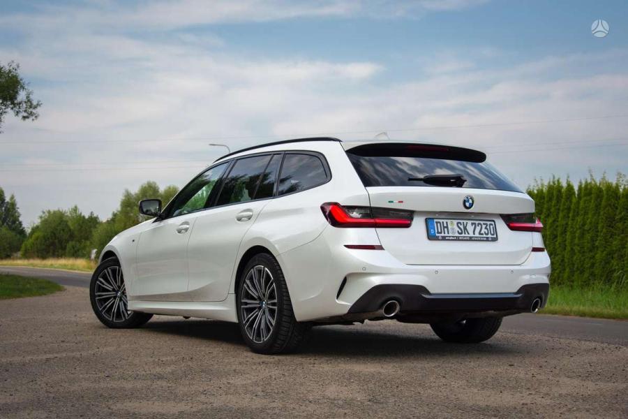 White BMW 320 2022 in Elektrenai, with an engine capacity of 2.00 L and mileage of 194 thousand km for 20450 €, photo 8 on AUTOMOTO.COM.LV