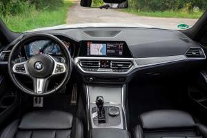 White BMW 320 2022 in Elektrenai, with an engine capacity of 2.00 L and mileage of 194 thousand km for 20450 €, photo 10 on AUTOMOTO.COM.LV