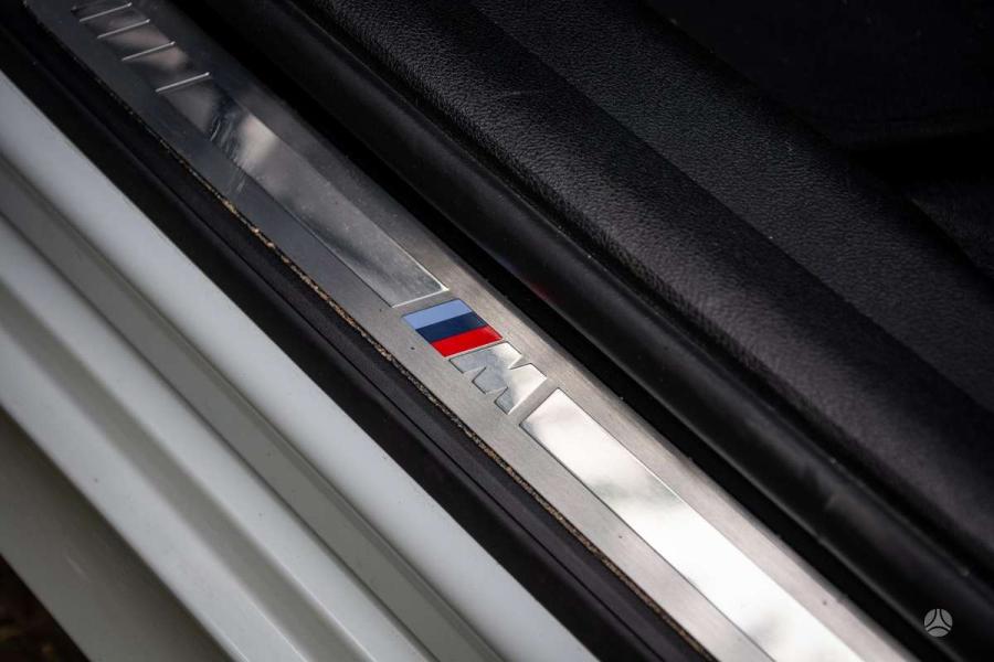 White BMW 320 2022 in Elektrenai, with an engine capacity of 2.00 L and mileage of 194 thousand km for 20450 €, photo 19 on AUTOMOTO.COM.LV