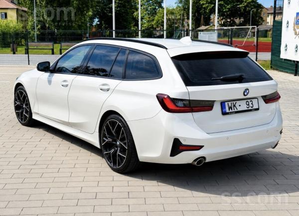 BMW 320 2022 in Riga on AUTOMOTO.COM.LV White BMW 320 2022 in Riga, with an engine capacity of 2.00 L and mileage of 222 thousand km for 18900 €, photo 4 on AUTOMOTO.COM.LV