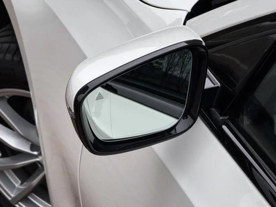 Balts BMW 320 2023 Rīga, ar dzinēja tilpumu 2.00 L un nobraukumu 139 tūkst. km par 18500 €, foto 13 vietnē AUTOMOTO.COM.LV