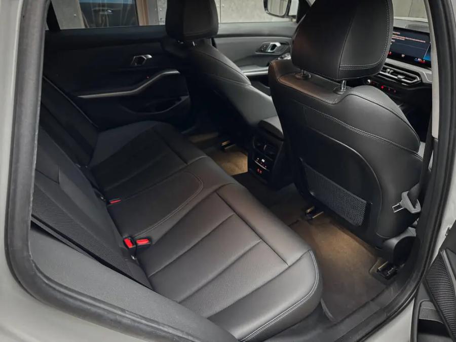 Balts BMW 320 2023 Rīga, ar dzinēja tilpumu 2.00 L un nobraukumu 139 tūkst. km par 18500 €, foto 22 vietnē AUTOMOTO.COM.LV