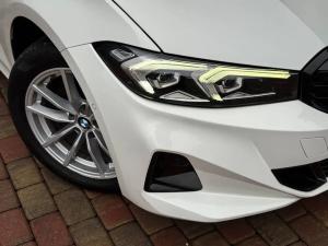 Balts BMW 320 2023 Rīga, ar dzinēja tilpumu 2.00 L un nobraukumu 139 tūkst. km par 18500 €, foto 34 vietnē AUTOMOTO.COM.LV