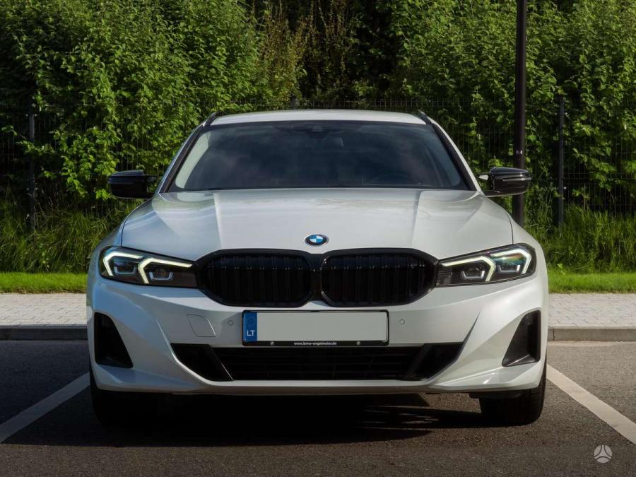 White BMW 320 2023 in Vilnius, with an engine capacity of 2.00 L and mileage of 135 thousand km for 22300 €, photo 3 on AUTOMOTO.COM.LV