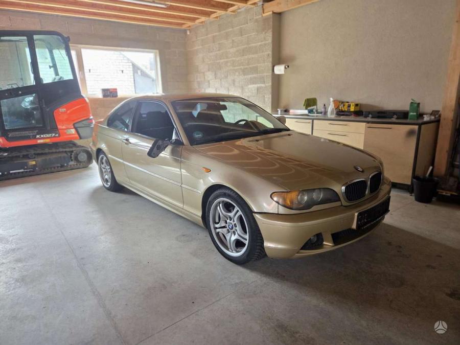 Yellow BMW 320 2004 in Kaunas, with an engine capacity of 2.00 L and mileage of 201 thousand km for 4199 €, photo 3 on AUTOMOTO.COM.LV