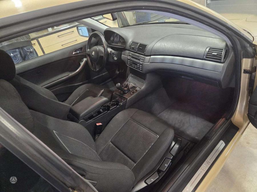 Yellow BMW 320 2004 in Kaunas, with an engine capacity of 2.00 L and mileage of 201 thousand km for 4199 €, photo 15 on AUTOMOTO.COM.LV