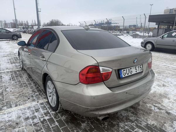 Dzeltens BMW 320 2008 Klaipėda, ar dzinēja tilpumu 2.00 L un nobraukumu 480 tūkst. km par 2800 €, foto 3 vietnē AUTOMOTO.COM.LV