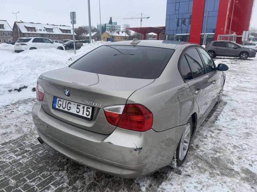 Dzeltens BMW 320 2008 Klaipėda, ar dzinēja tilpumu 2.00 L un nobraukumu 480 tūkst. km par 2800 €, foto 4 vietnē AUTOMOTO.COM.LV